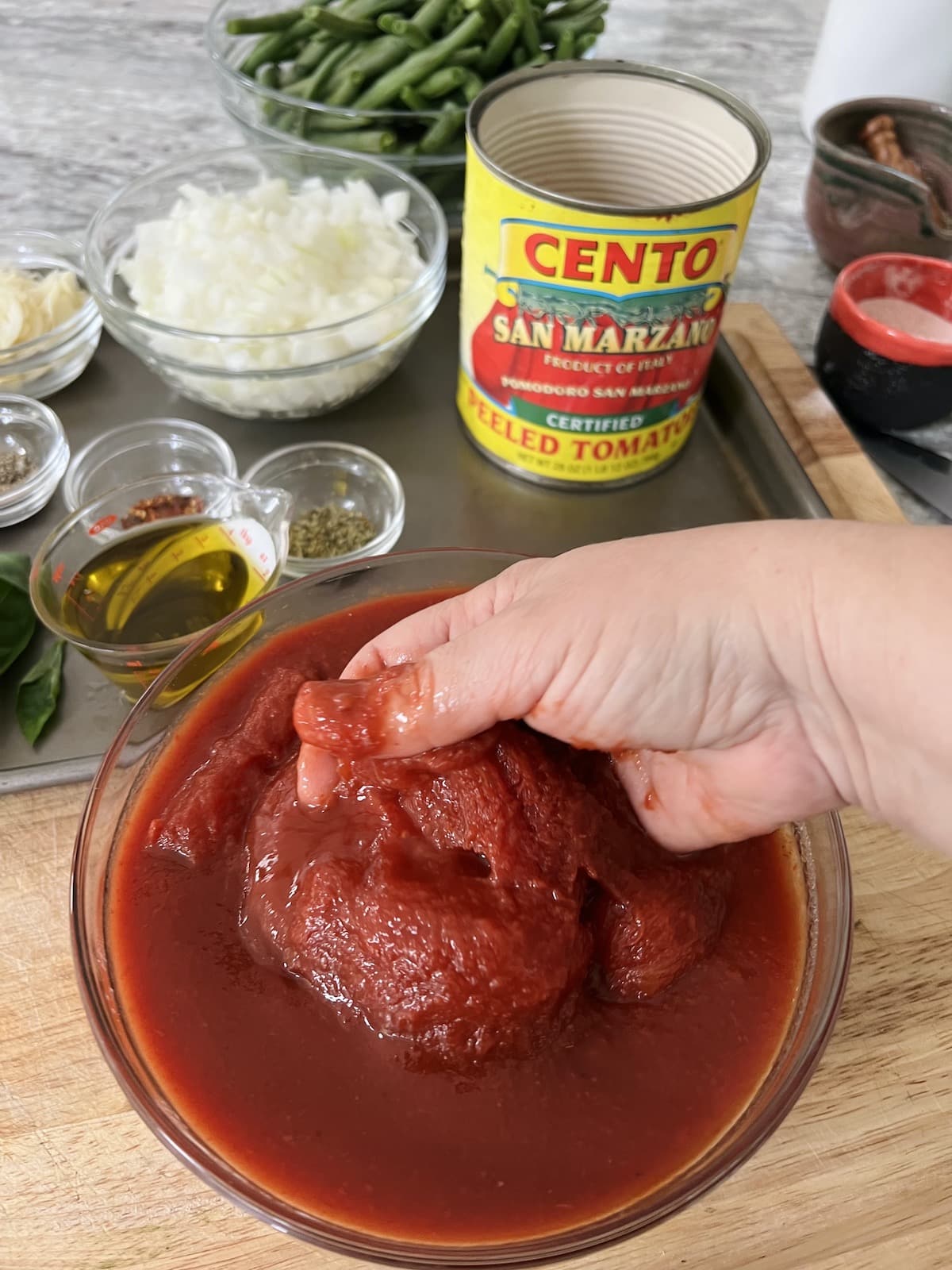 One Pot Italian Green Beans in Tomato Sauce - Mangia with Michele