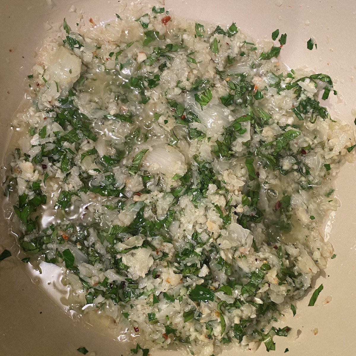 Authentic Sugo Recipe without Meat (Italian Tomato Basil Sauce)