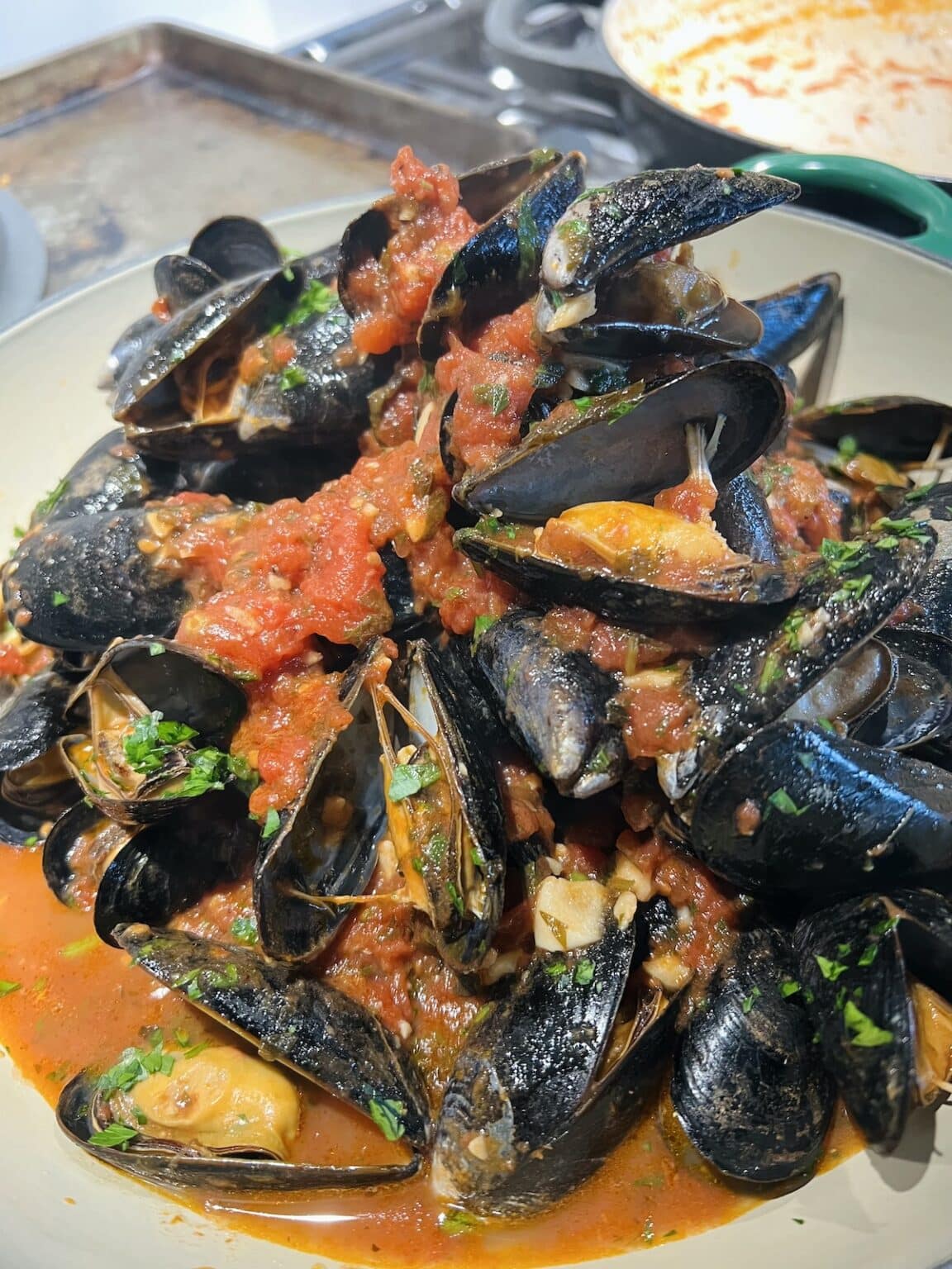 Mussels Marinara in Red Sauce (Zuppa di Mussels) - Italian Seafood