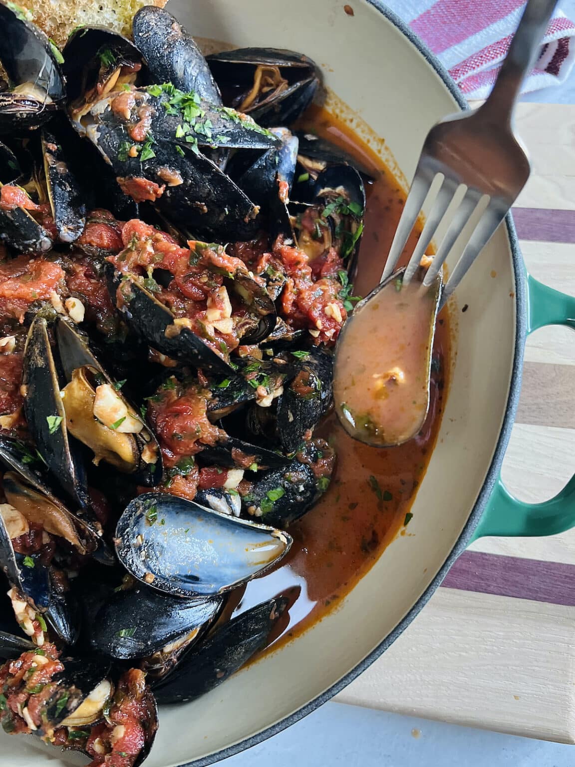 Mussels Marinara in Red Sauce (Zuppa di Mussels) - Italian Seafood