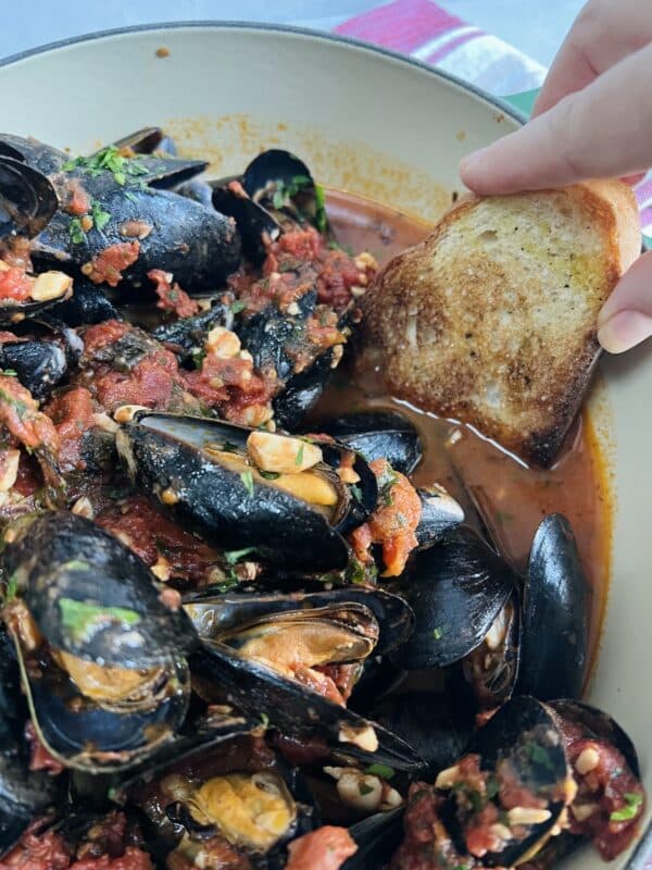Mussels Marinara in Red Sauce (Zuppa di Mussels) - Italian Seafood