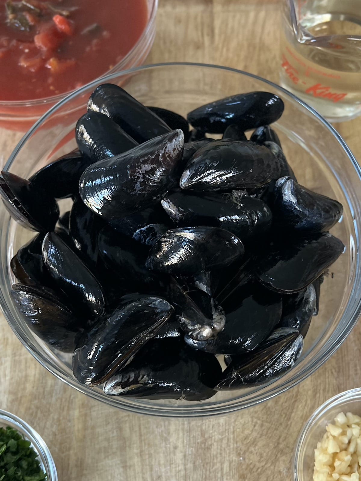 Mussels Marinara in Red Sauce (Zuppa di Mussels) - Italian Seafood