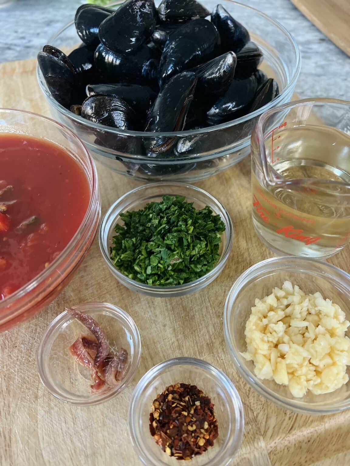 Mussels Marinara in Red Sauce (Zuppa di Mussels) - Italian Seafood