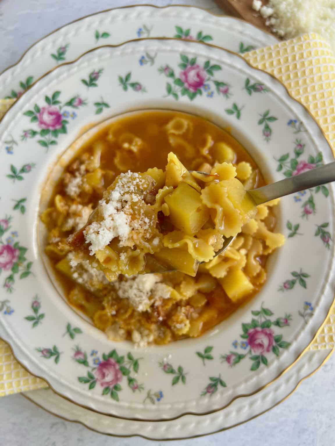 Pasta e Patate (One Pot) ~ Italian Pasta with Potatoes - Mangia with ...