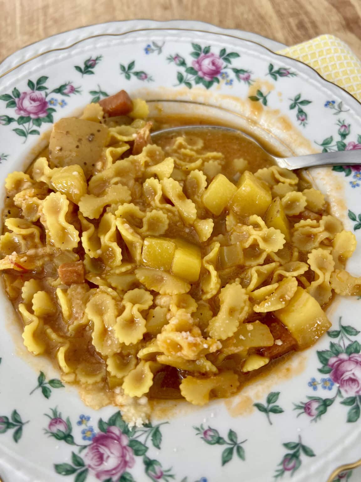 Pasta e Patate (One Pot) ~ Italian Pasta with Potatoes - Mangia with ...