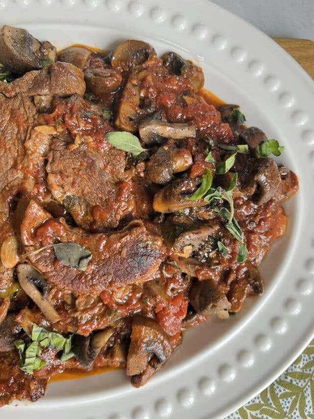 Pizzaiola Sauce with Beef ~ Steak Pizzaiola (Italian American)